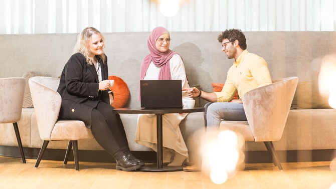 Partnership Compensation - People related services | PwC Belgium